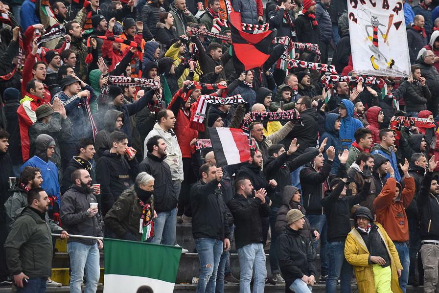 Play off, oltre 500 biglietti di curva Ovest già venduti. E continuano ... Play off, oltre 500 biglietti di curva Ovest già venduti. E continuano ...