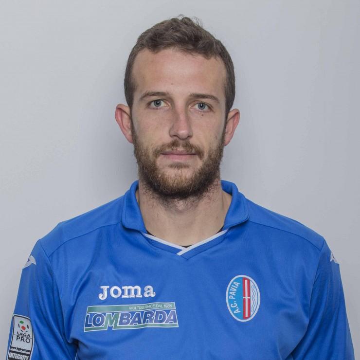 Per la mediana rossonera c'è anche Pirrone » Gazzetta Lucchese