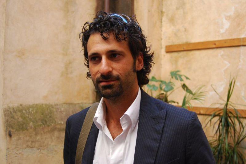 Leone prova a fare da paciere: "Mettersi tutti intorno a un tavolo ...